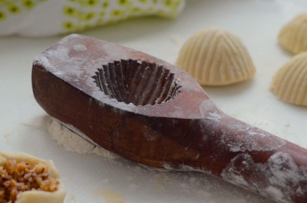 Mamoul (Lebanese Walnut Ma'moul Cookies) - Maureen Abood